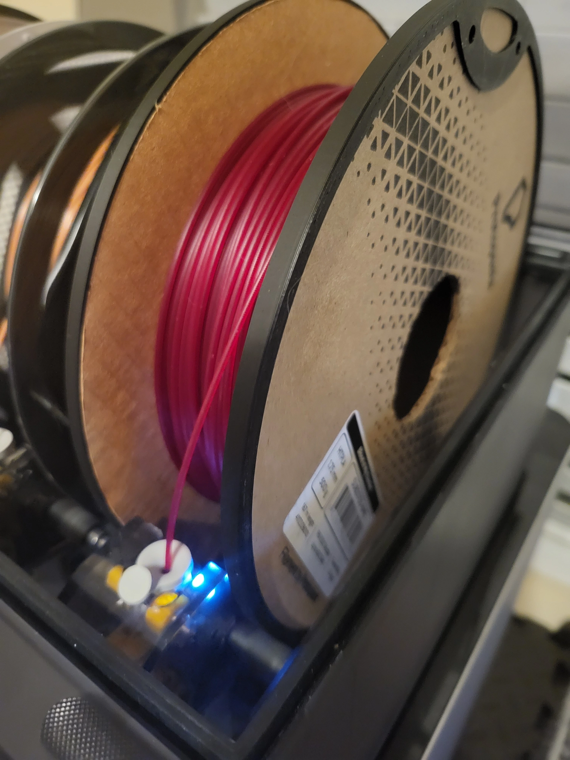 Bambu Lab AMS Proto Pasta料盘保护器 二次创作 - 来自 TheMidnightSmith - MakerWorld