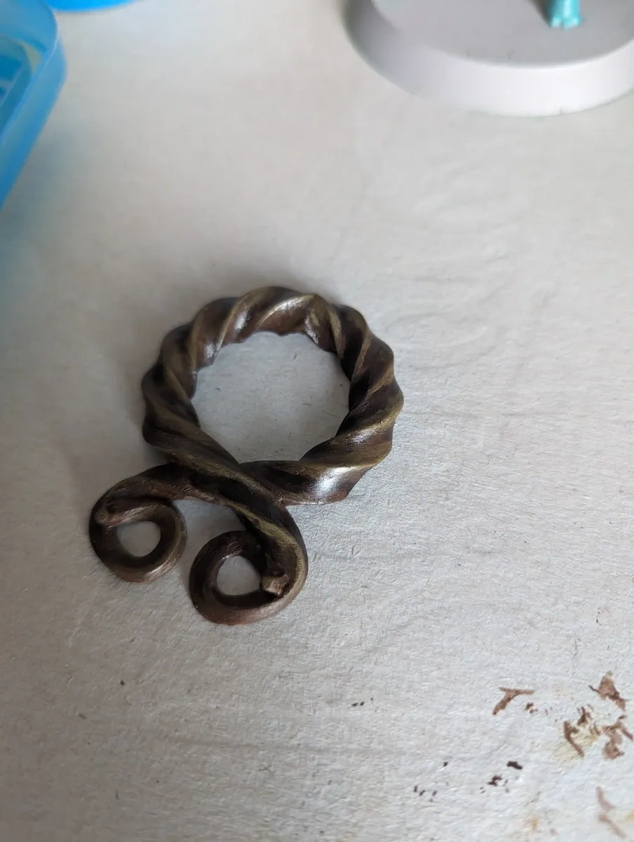 Troll cross pendant 来自 user_3226218148MakerWorld：免费下载 3D 模型