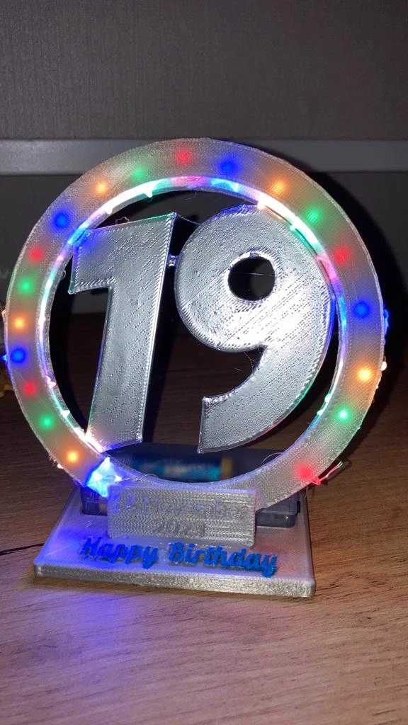 18岁生日灯 来自 eric.willms - MakerWorld