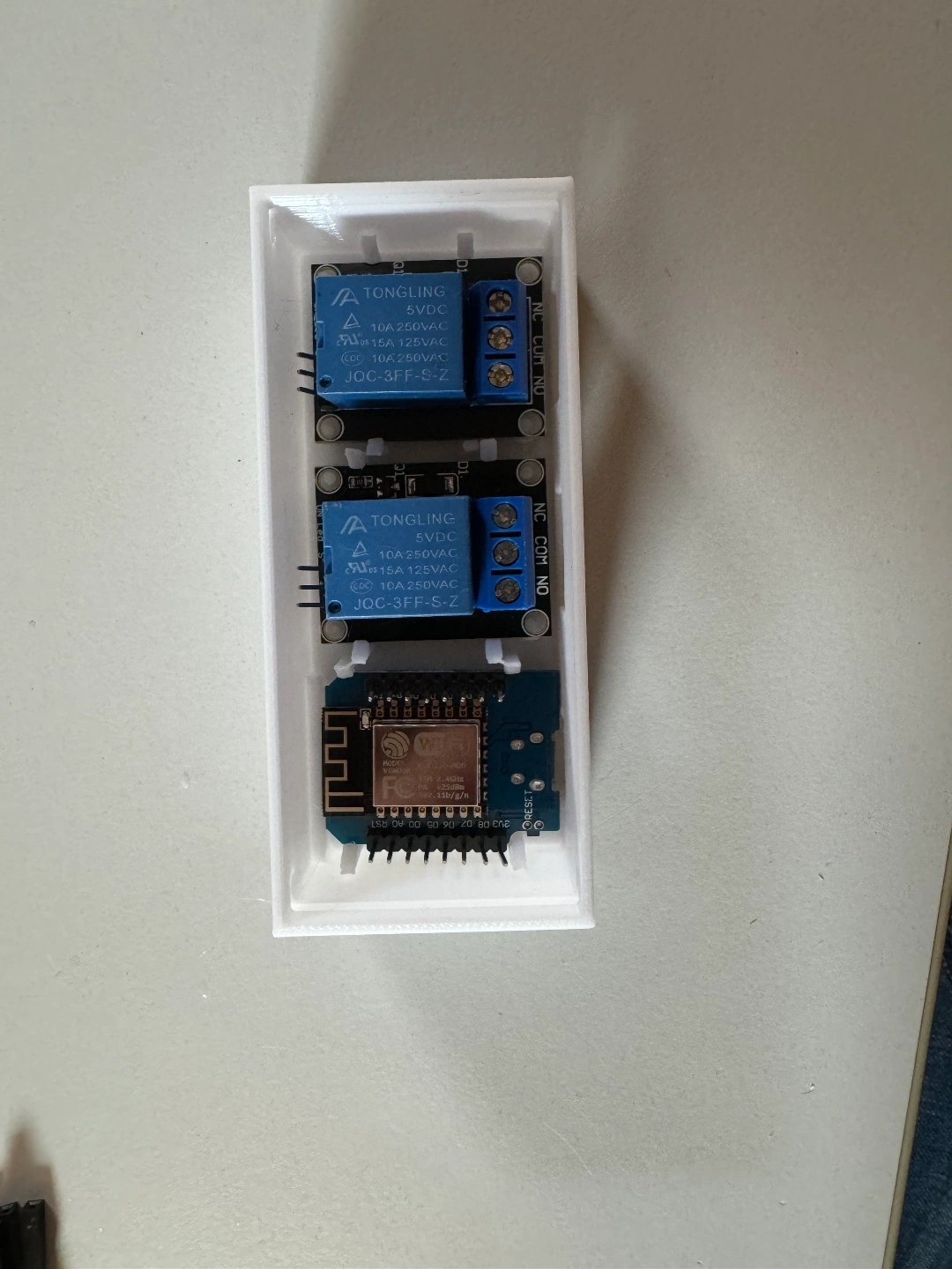 ESP8266 D1 Mini、WEMOS + 2继电器外壳（带夹子） 来自 Microsuck - MakerWorld