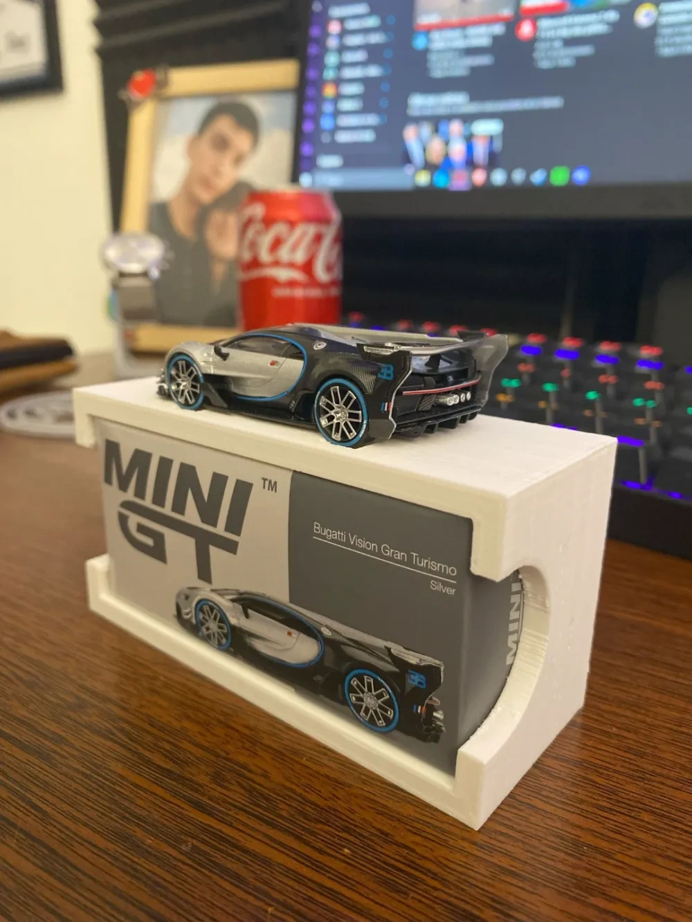 MINI GT BASE - 1/64比例汽车收藏品展示架 来自 MarioJCoyFMakerWorld：免费下载 3D 模型