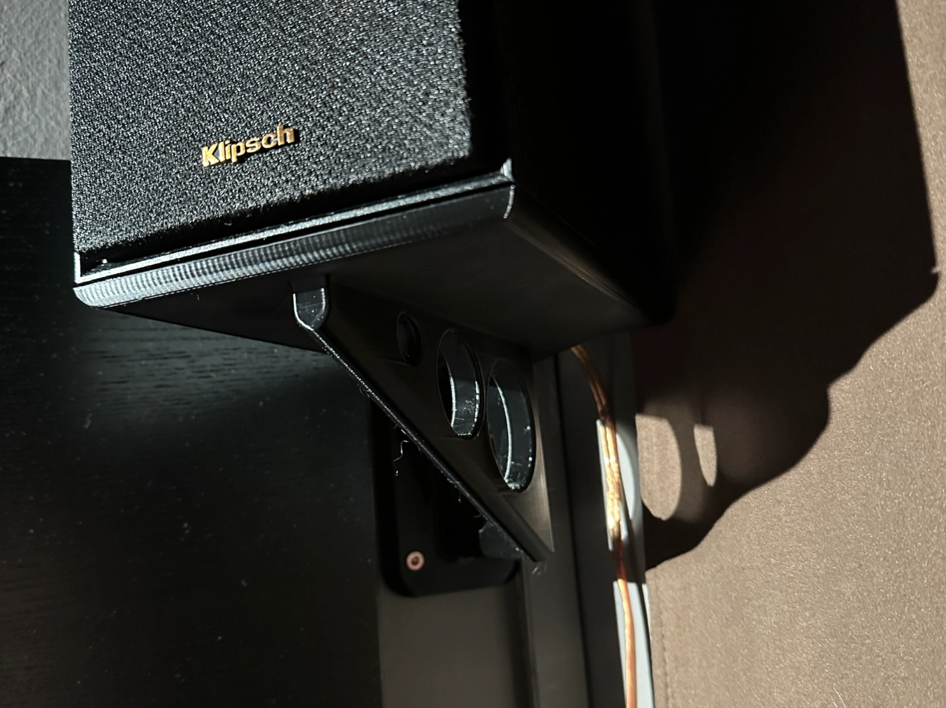 Klipsch r40-m音箱壁挂支架角度 来自 AndreasR81 - MakerWorld