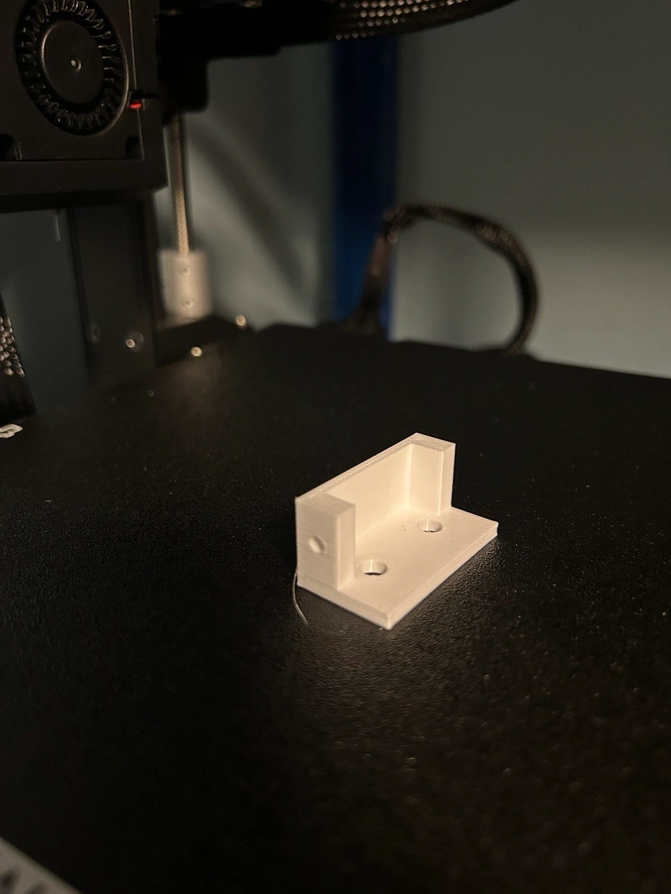 支持传感器和耗材的安装 / Filament sensor support Ender 3 V3 KE 来自 Sallagi 3D ...