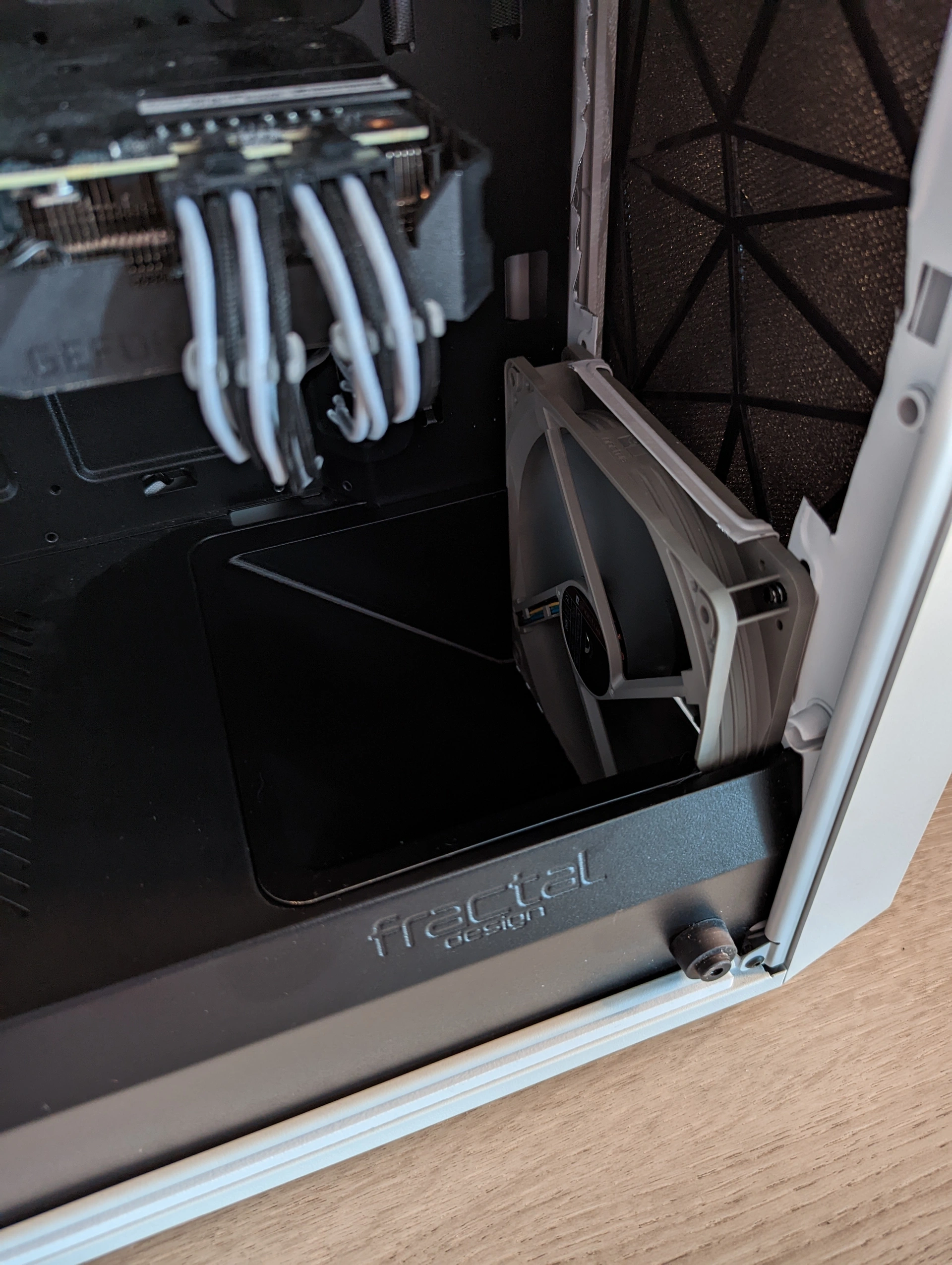 Fractal Design Meshify C 140mm风扇护罩适配器 来自 BOFH1337 - MakerWorld