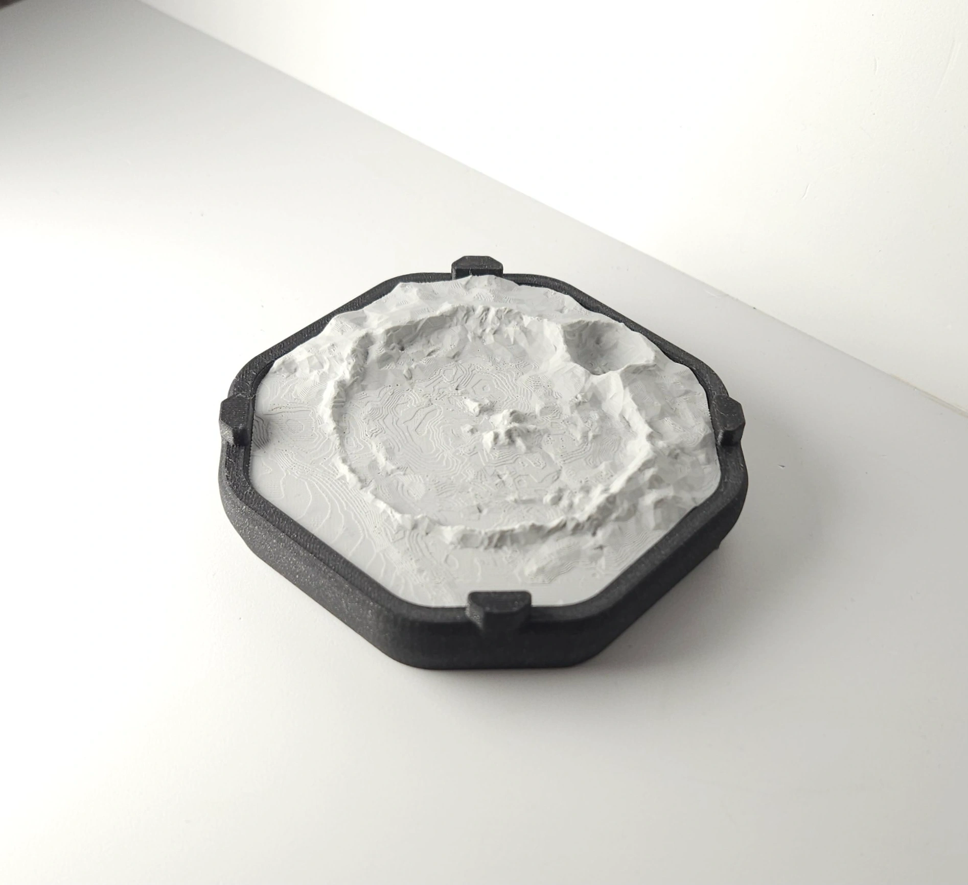 月球捕捉陨石坑（捕捉托盘？） 来自 SMACKMAX - MakerWorld