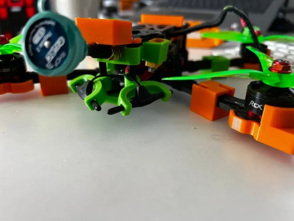 Geprc Mark2 Xt60和vtx天线支架 来自 Smithplmakerworld:免费下载 3d 模型