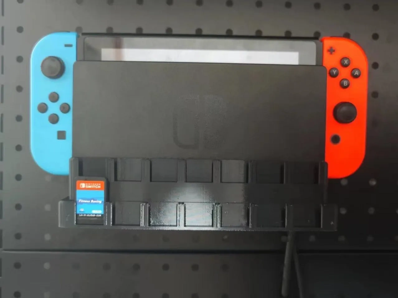 五金少女洞洞板 Nintendo Switch 底座 来自 陈莫邪 - MakerWorld