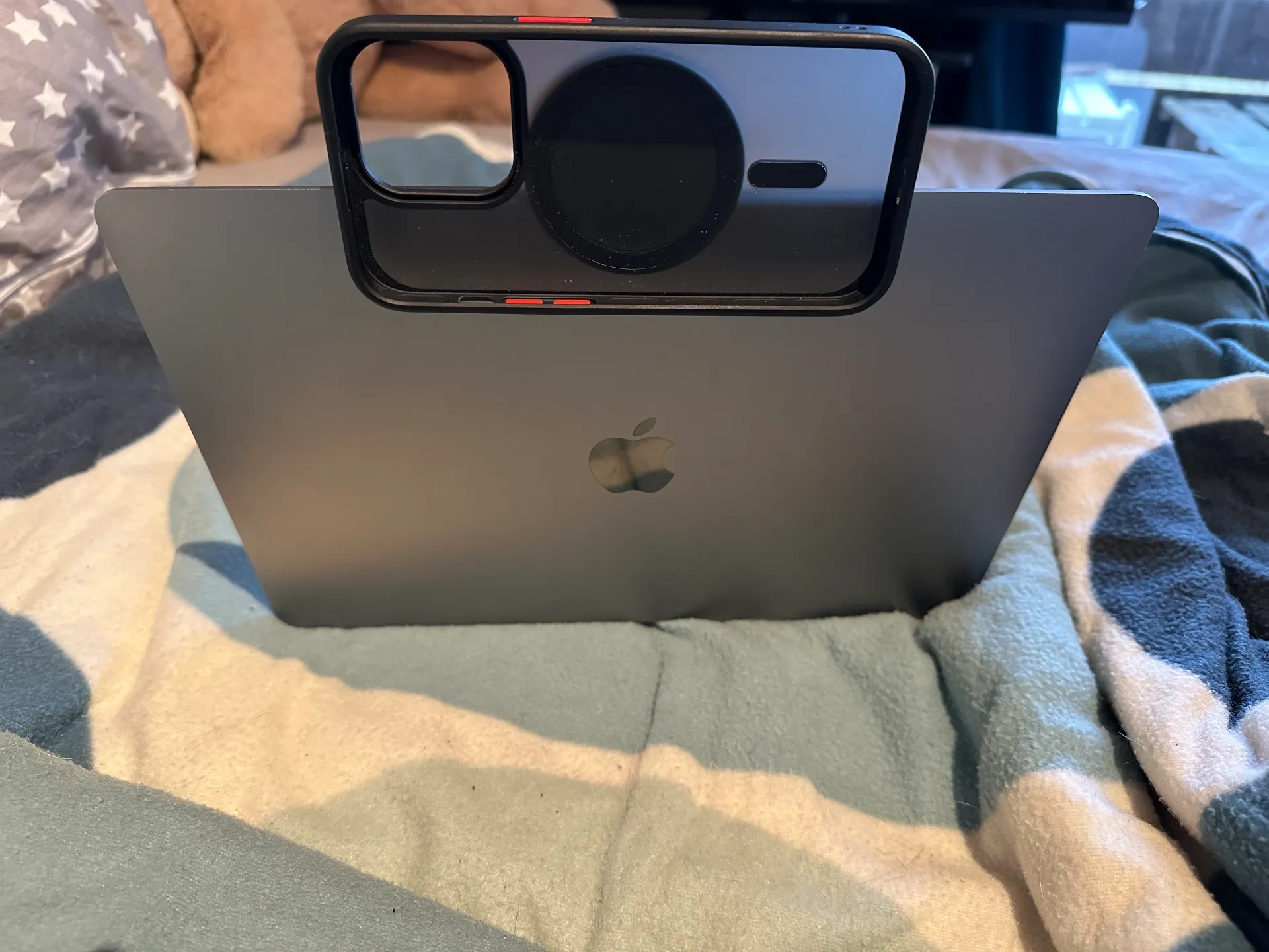 适用于MacBook的MagSafe iPhone支架 来自 user_1095331375 - MakerWorld