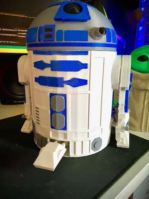 R2D2 "灵感"垃圾桶带脚踏板 来自 Nightthorn - MakerWorld