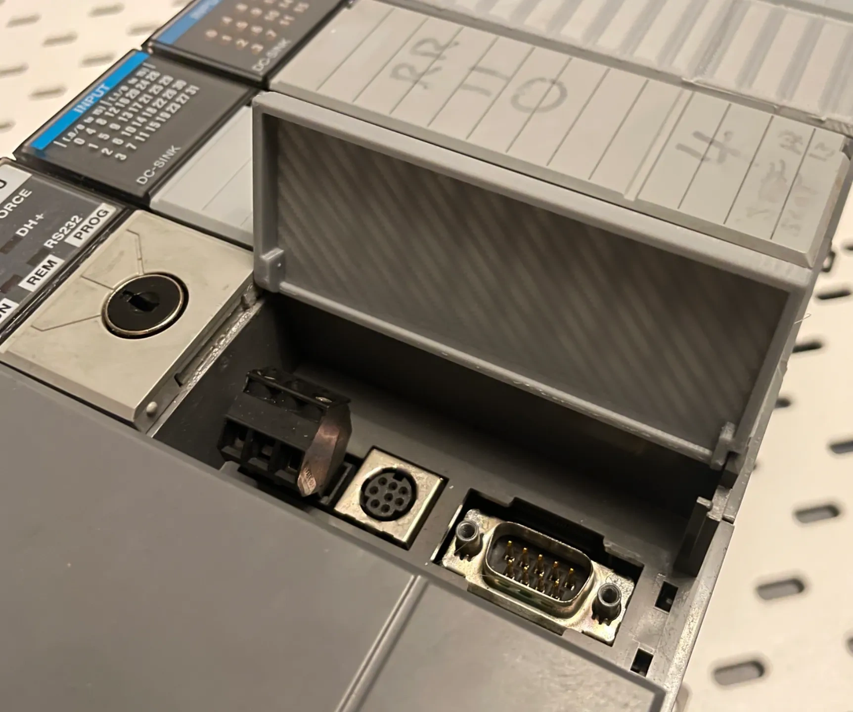 SLC 500 CPU门 来自 Ben Ayre - MakerWorld