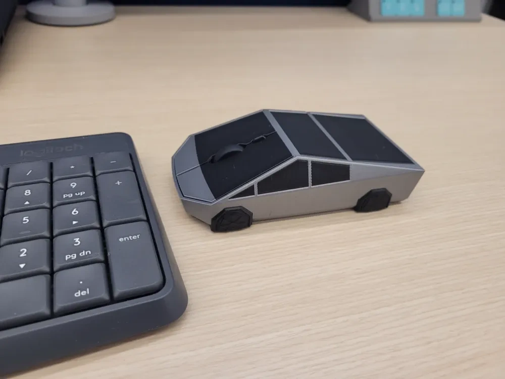 Bambu Lab无线鼠标002套件的Cyber Mouse 二次创作 - 来自 PrintMint - MakerWorld