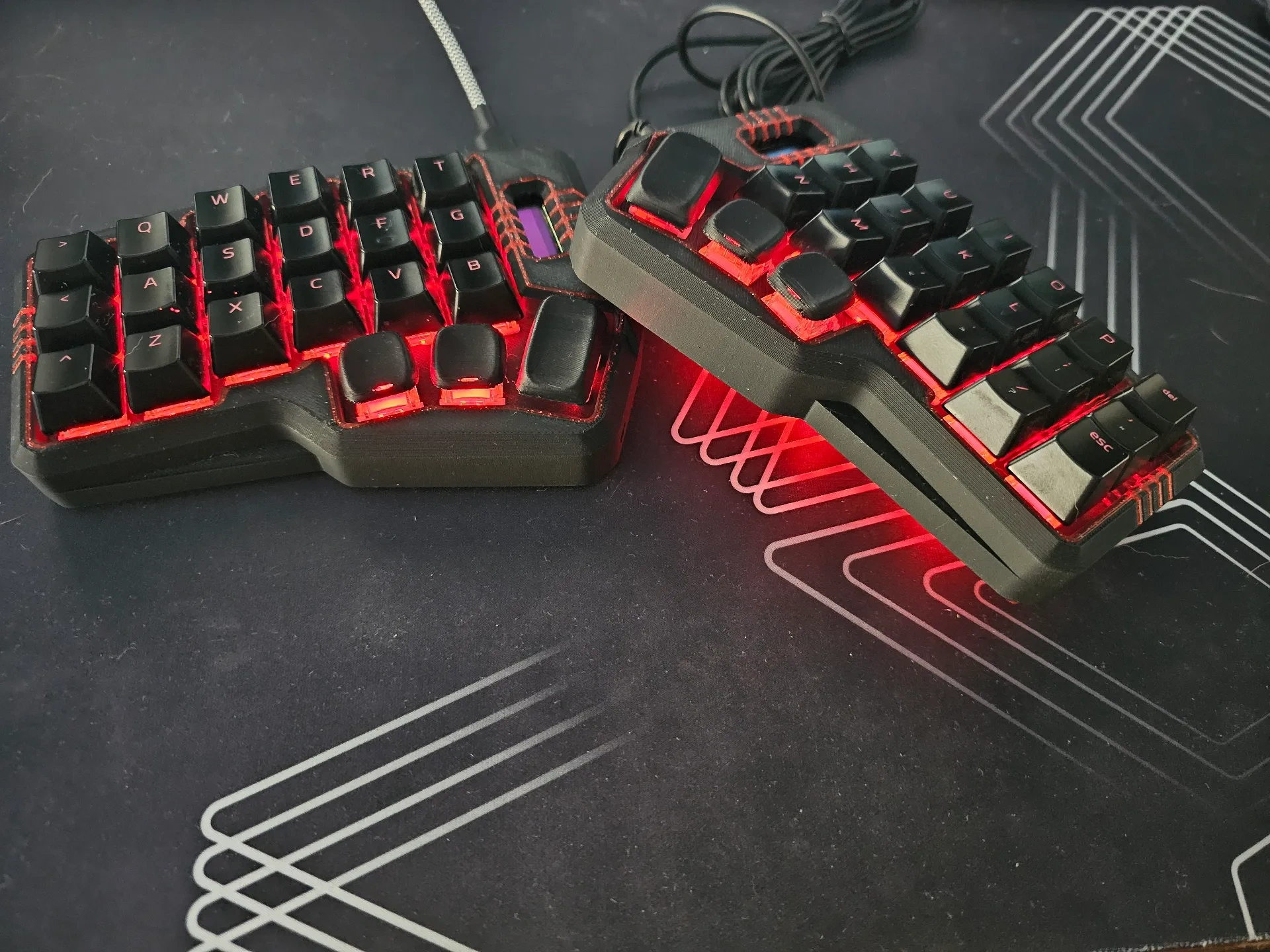 Corne v3厚实高档外壳 - 改编 二次创作 - 来自 NerdyLayers3d - MakerWorld