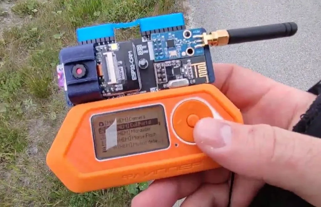 Flipper Zero Mayhem 背部和摄像头保护套 来自 Erwin MakerWorld：免费下载 3D 模型