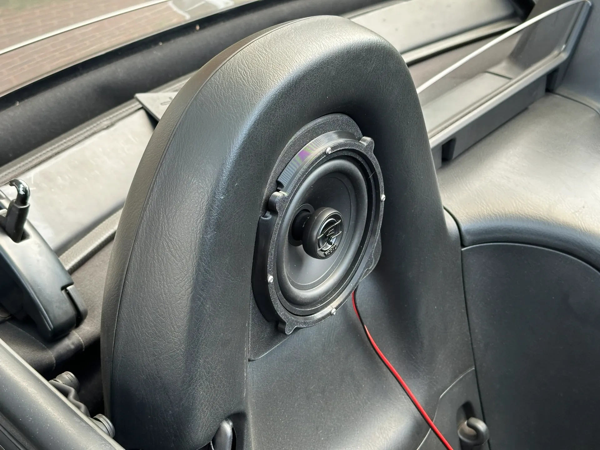 Honda S2000 roll hoop speaker enclosure 来自 Rilot Designs - MakerWorld