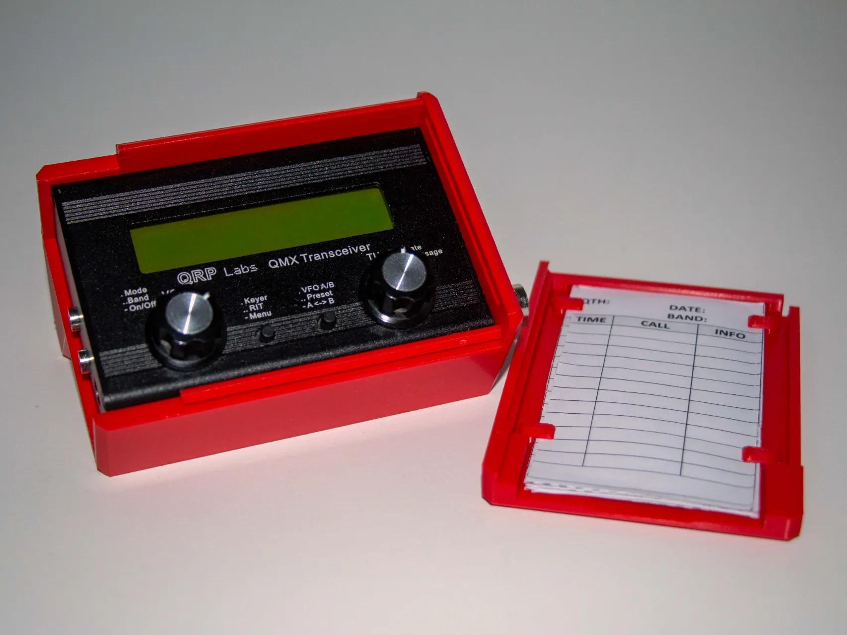 适用于QMX/QCX mini TRX的集成日志托盘盒子 来自 CJ27 - MakerWorld