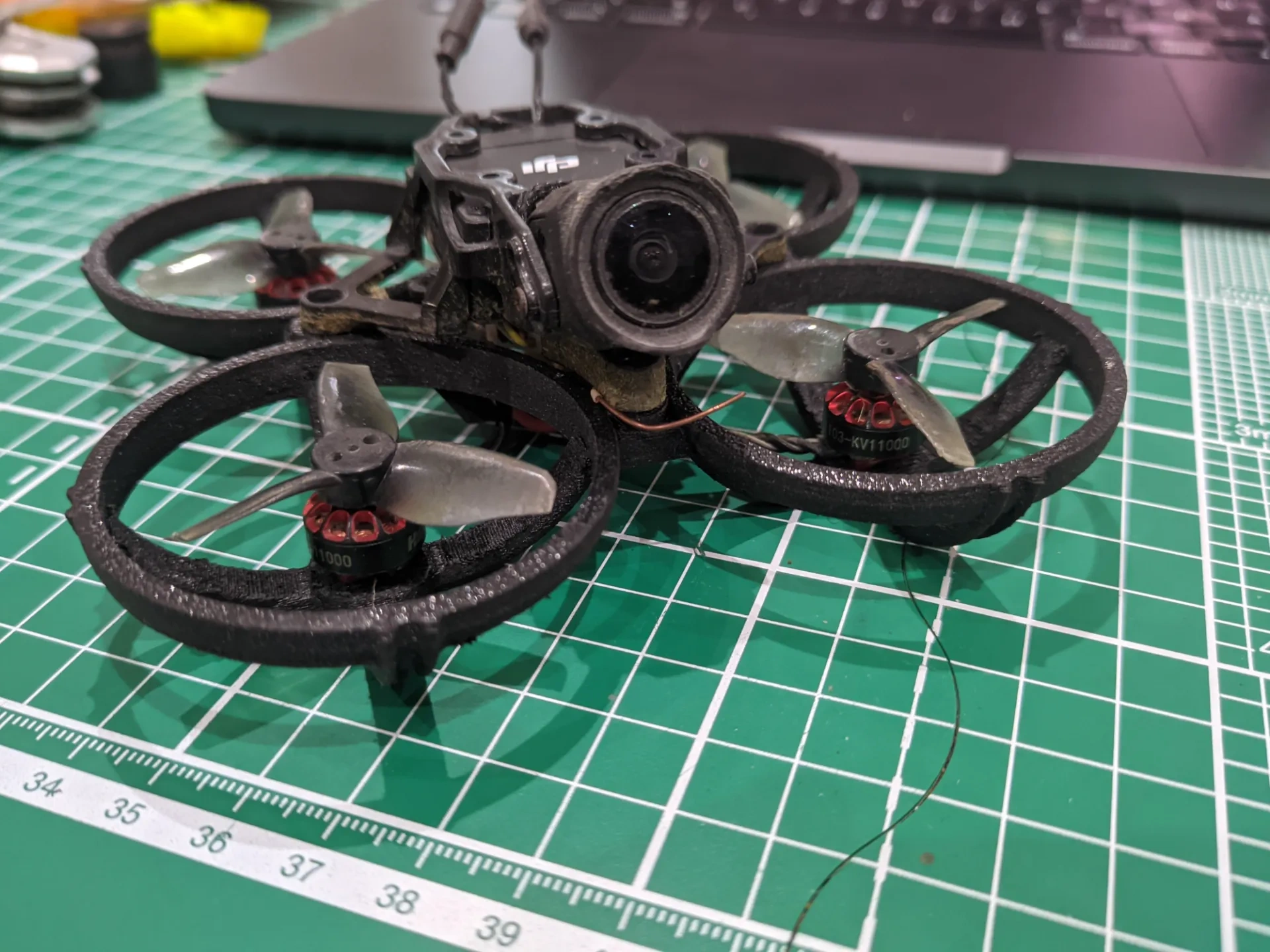 Mobula8 O3的Tinywhoop替代机架 - 坚固版 来自 user_472828909MakerWorld：免费下载 3D 模型
