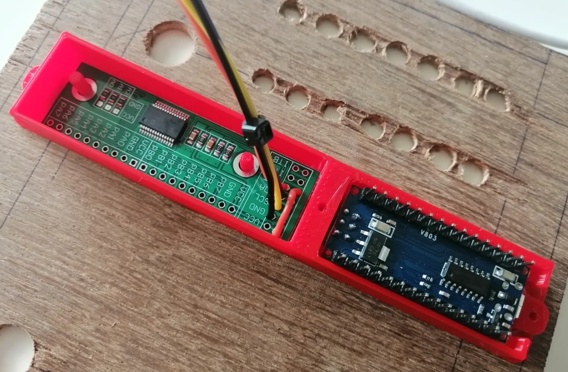 Arduino NANO + MCP23017扩展板支架 来自 achajus - MakerWorld