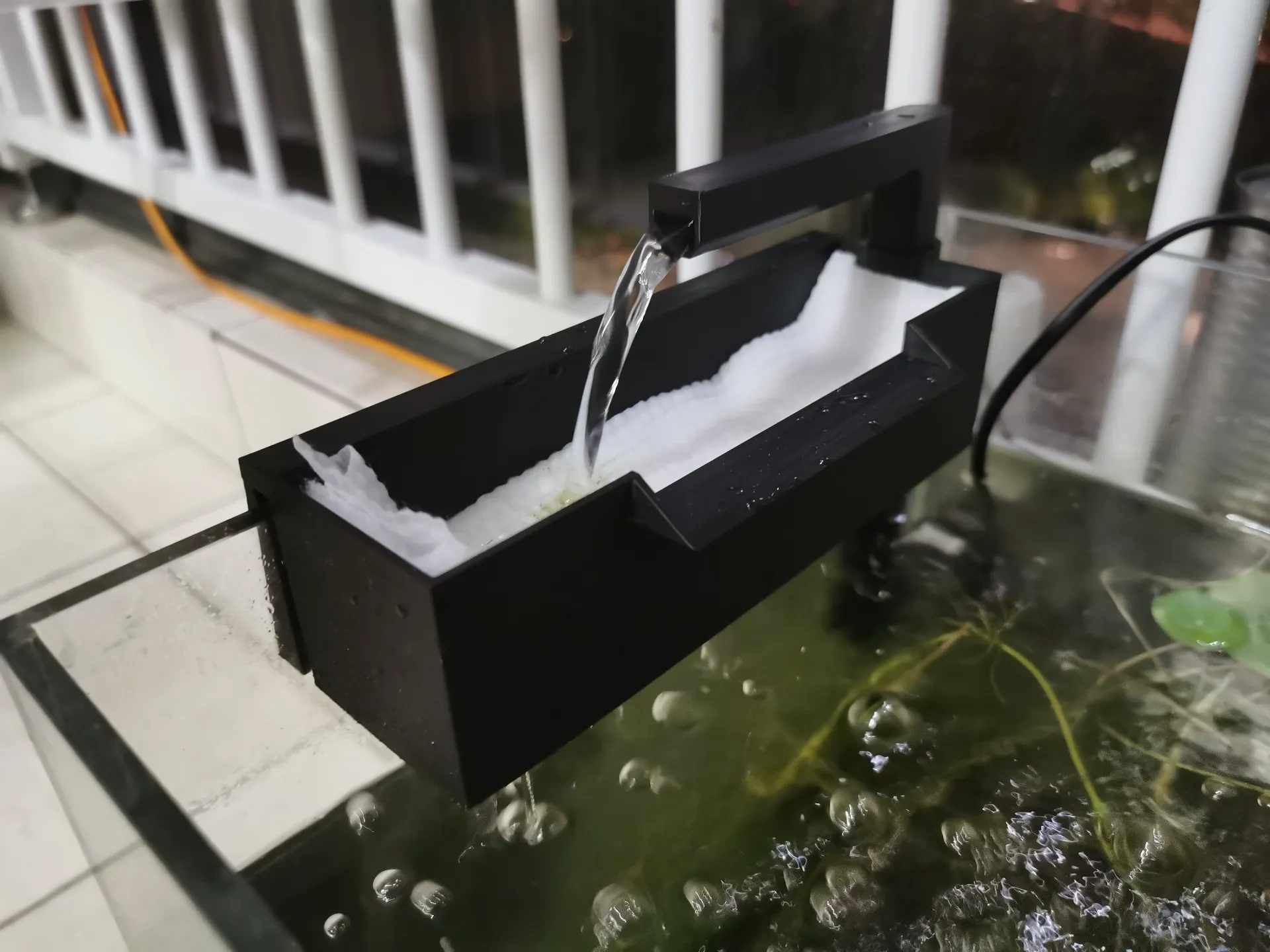 Wall-mounted fish tank filter box壁挂式 鱼缸过滤盒子 来自 这盛世如你所愿 - MakerWorld