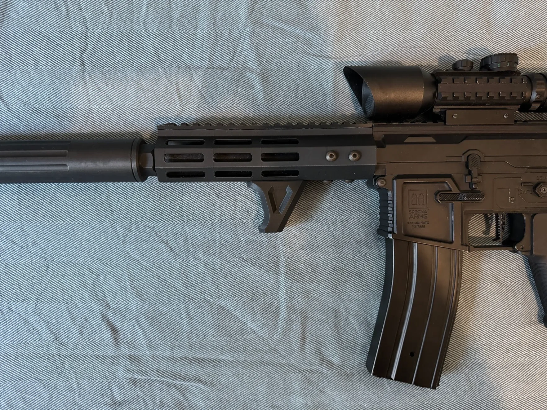 AR15前握把6 - M-LOK 来自 hottr - MakerWorld