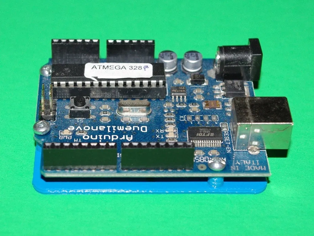 Arduino UNO钻孔和安装板 来自 Tryphon - MakerWorld