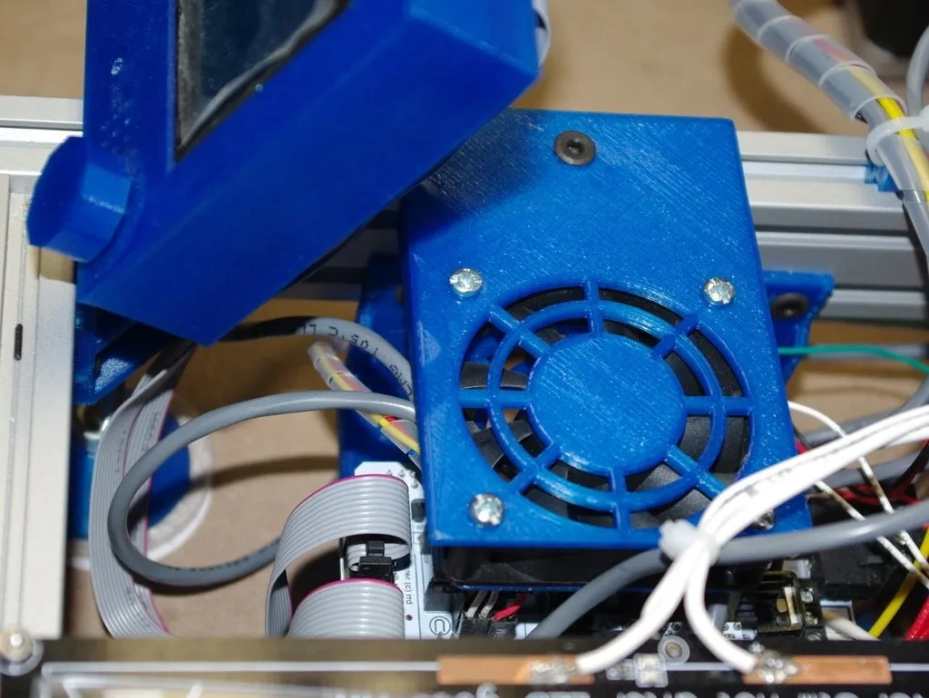 铝挤出风扇支架（新设计） 来自 Tryphon - MakerWorld