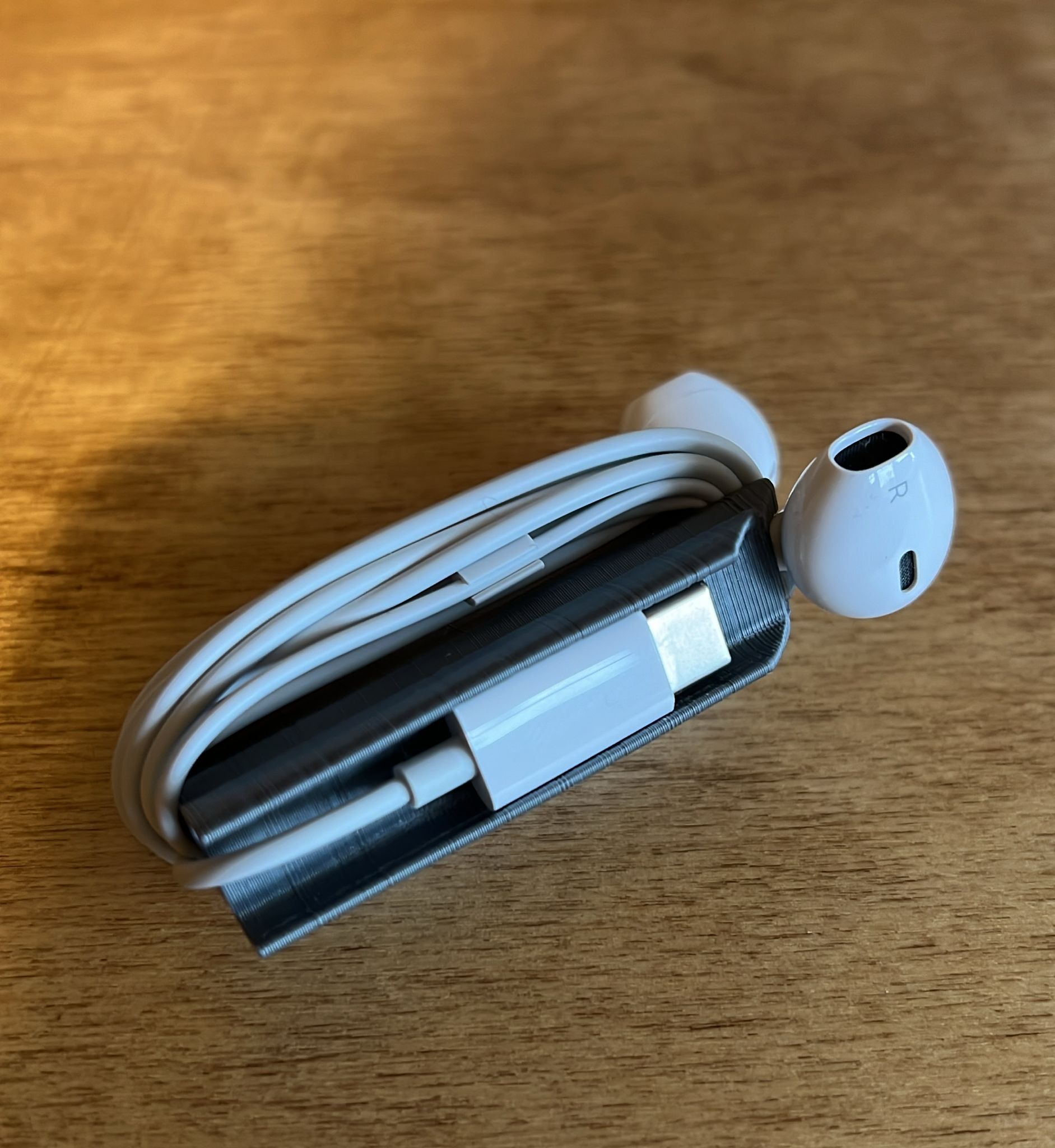 Apple earpods / earbuds holder, wrap (USB-C) 来自 pixelhub - MakerWorld