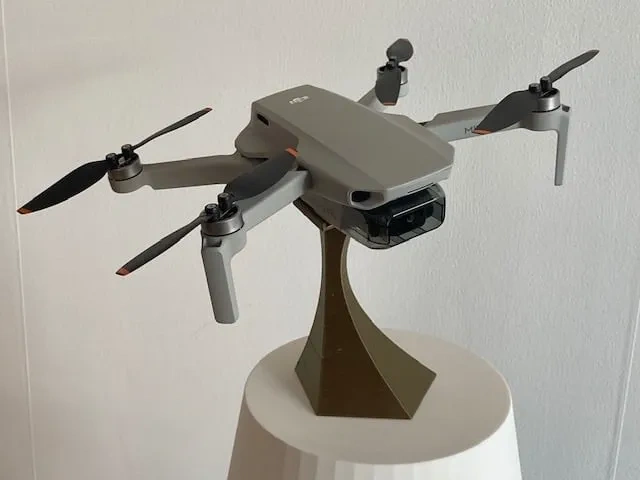 DJI Mini 2展示架 来自 Minas_Elef - MakerWorld