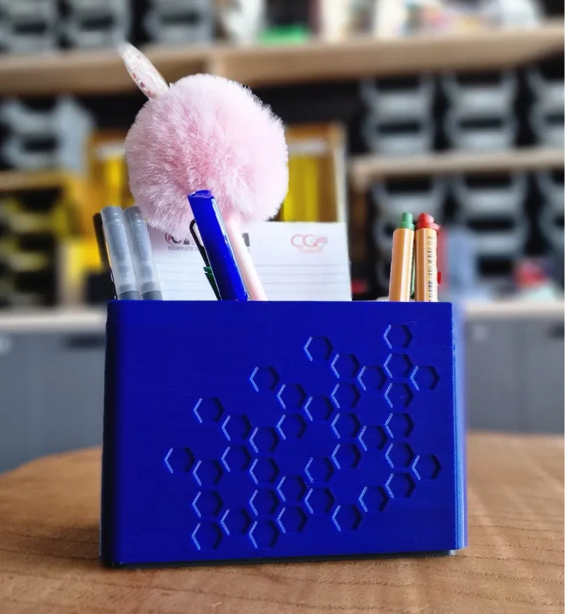 具有蜂窝图案的桌面整理器 来自 PMP 3D - MakerWorld