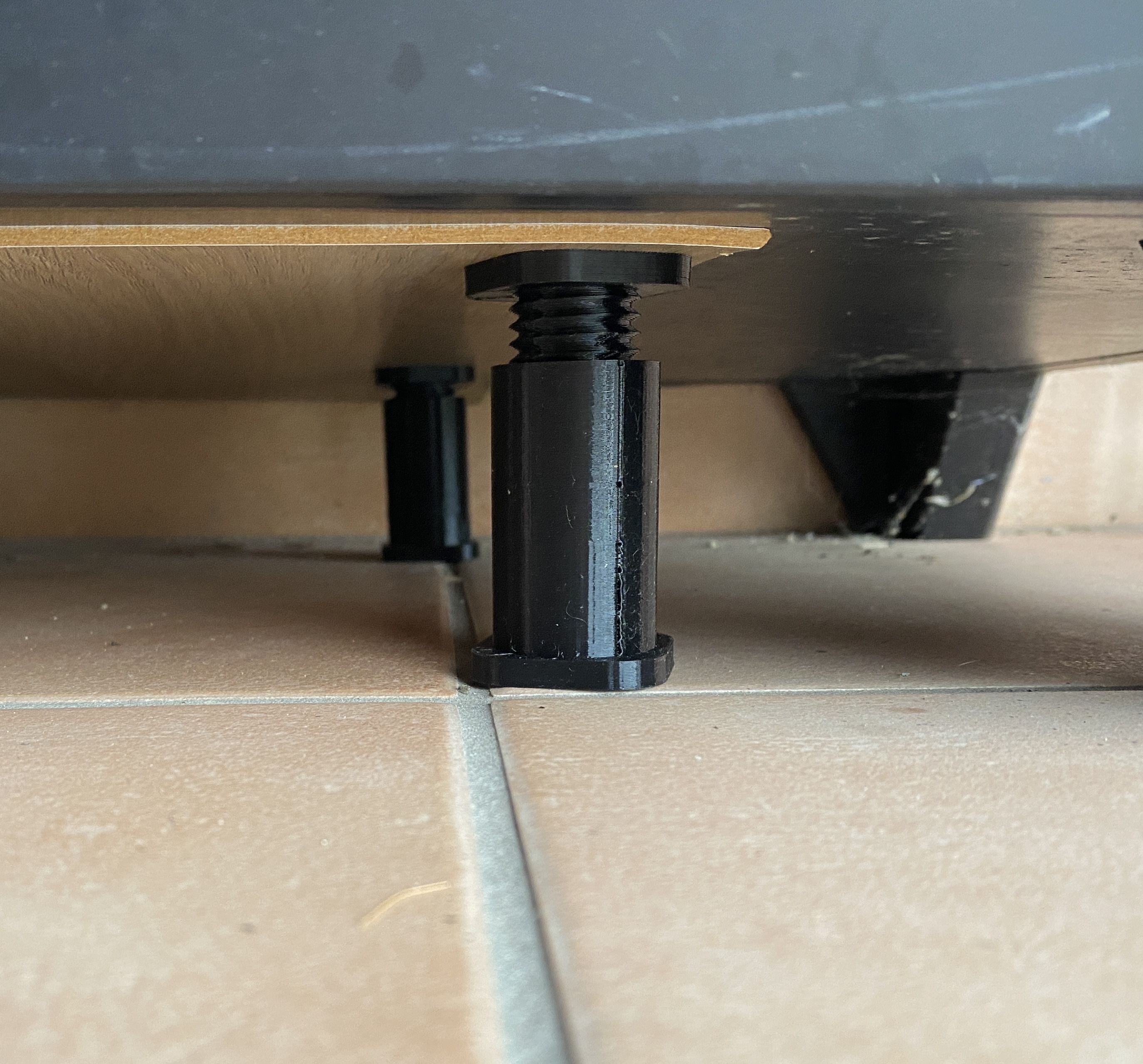 Adjustable Leg 来自 pixelzone - MakerWorld