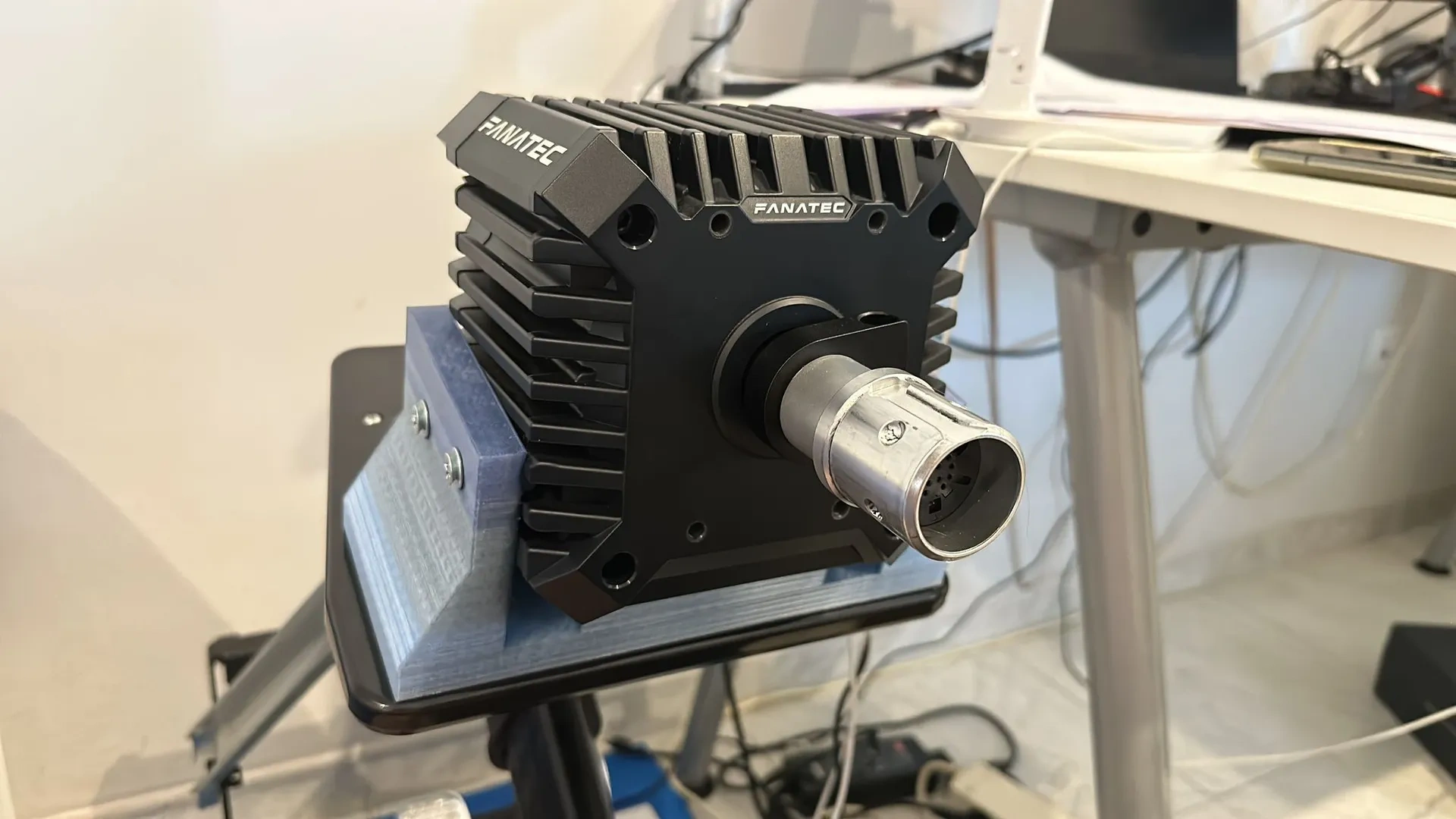 Playseat的Fanatec DD座架 来自 Aron Moreno MakerWorld：免费下载 3D 模型