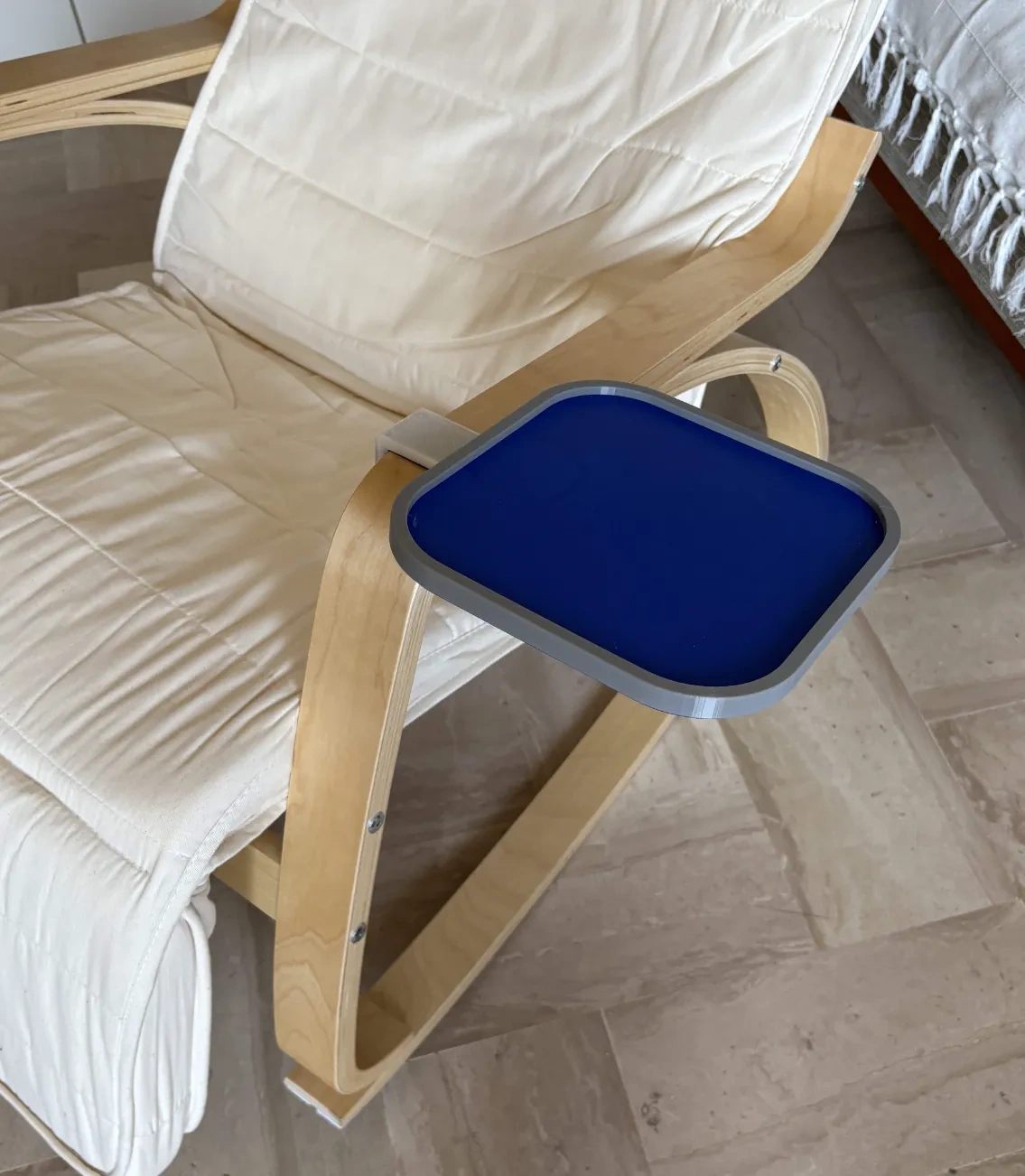 椅子小储物桌 来自 CarloM - MakerWorld