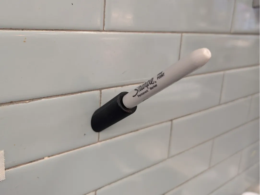 Sharpie Holder Wall Mounted 来自 Soupy - MakerWorld