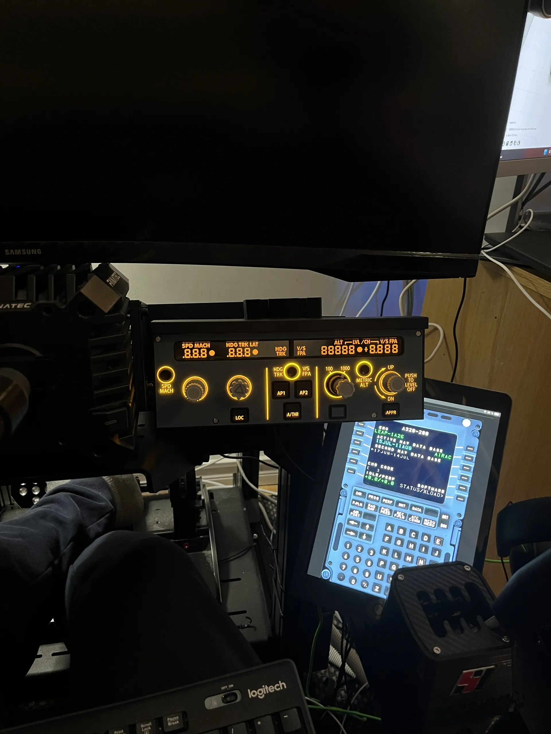 Winwing Airbus FCU Mount / Fanatec CSL DD 来自 Tony Seulanto - MakerWorld