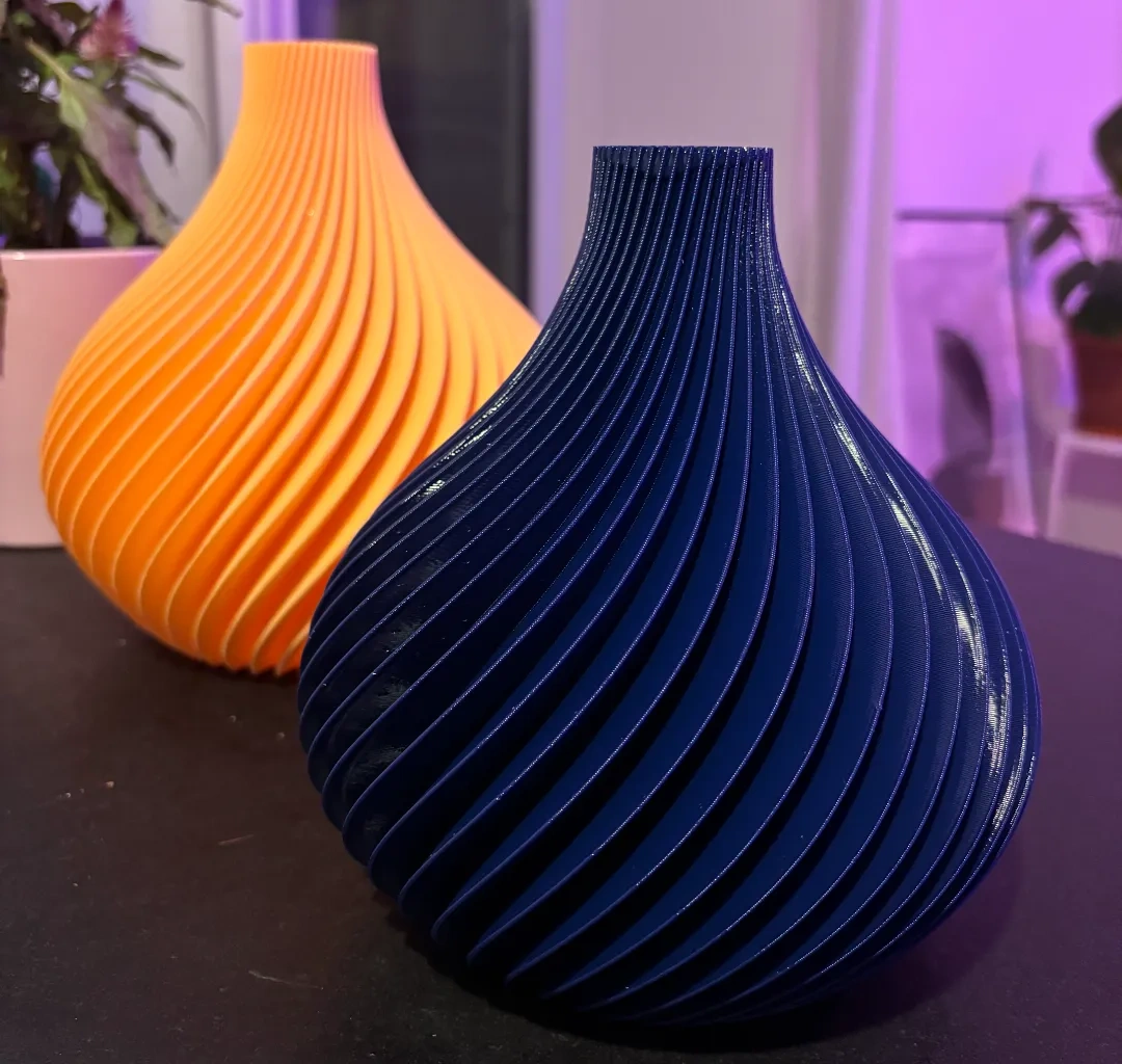 水滴设计的欧泊花瓶 来自 little phoque - MakerWorld