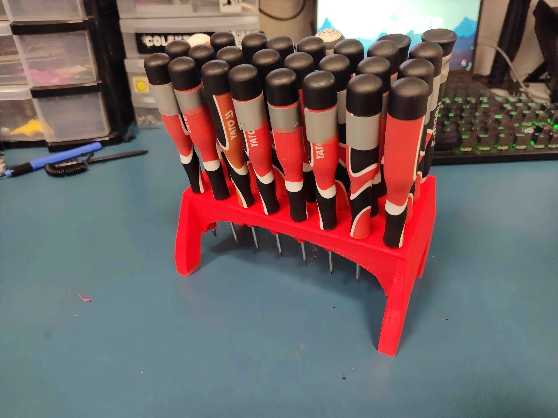 Yet another precision screwdriver stand 来自 palesiak23 - MakerWorld