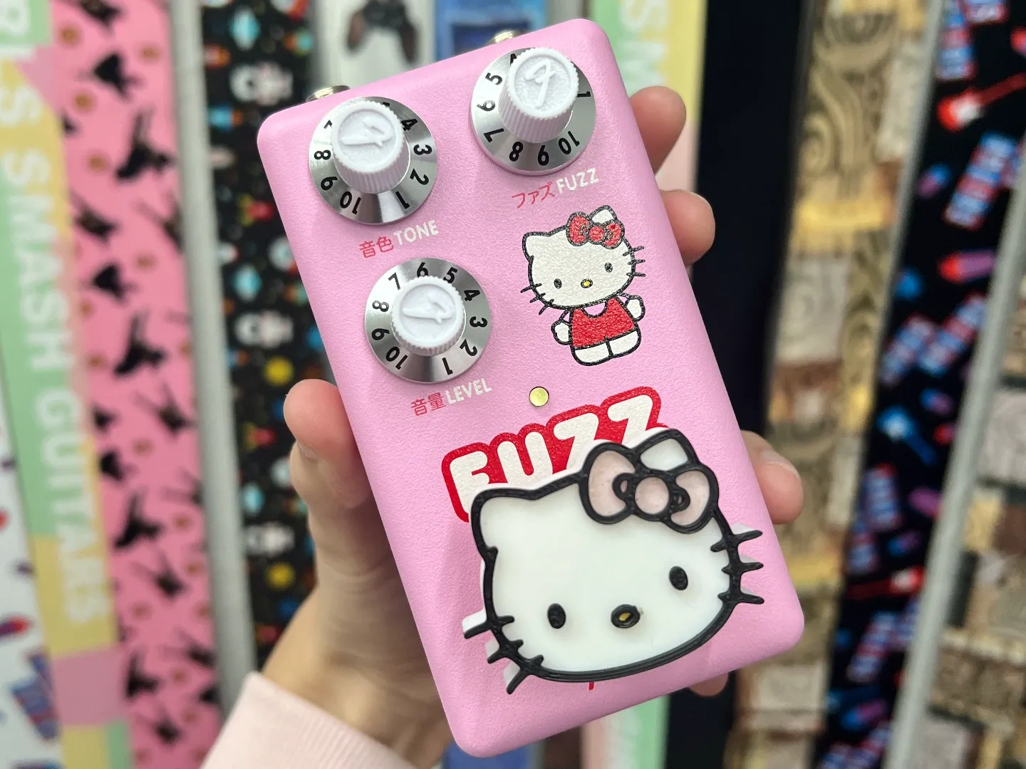 Hello Kitty Fuzz Guitar Pedal Kitty Face Topper 来自 rockitmusicgear ...
