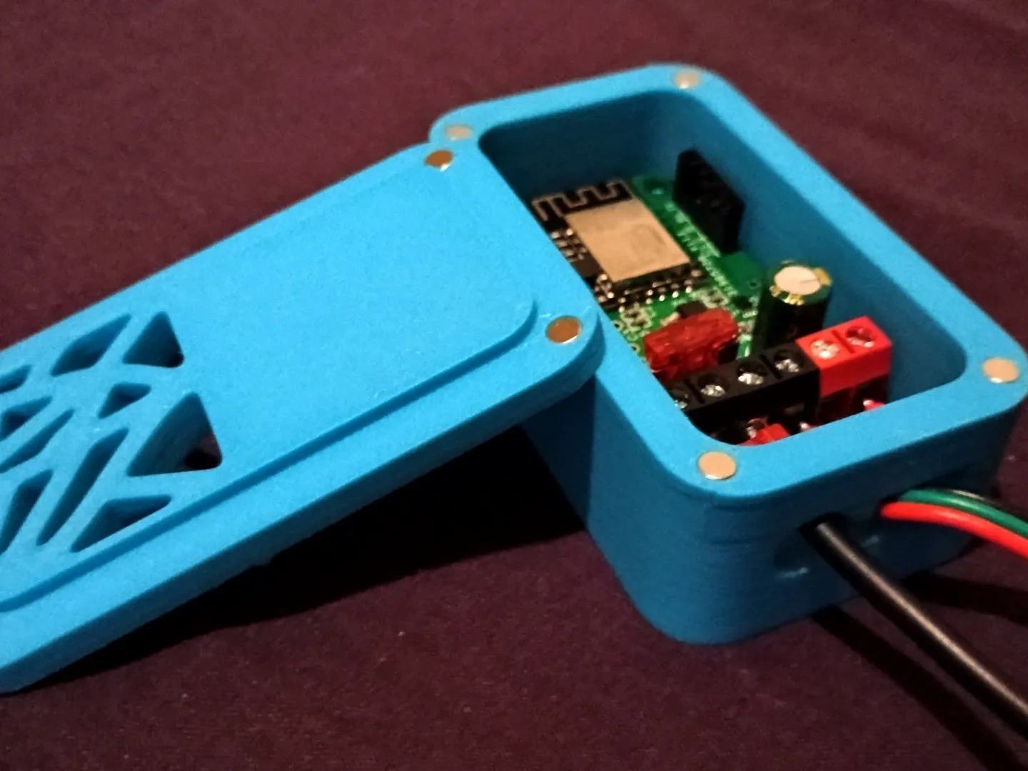 YAWL WLED 控制器外壳 来自 Shadowtrance - MakerWorld