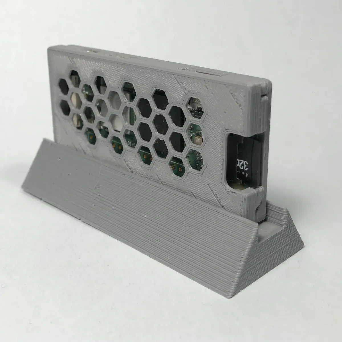 Raspberry Pi Zero和Zero 2W的插入式外壳和支架 - 免费 3D 打印模型 - MakerWorld