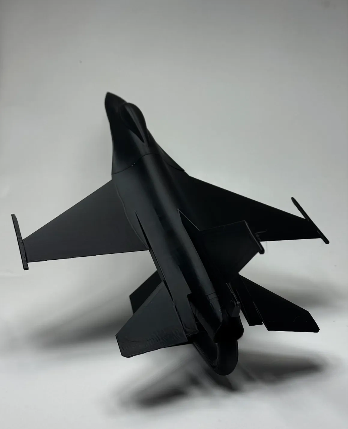 F16及底座 来自 sethmadecreations - MakerWorld