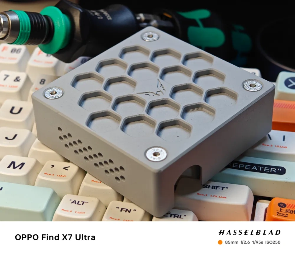 适用于瓦尔基里V240/V360一体式水冷的Modultra Lobo蜂巢泵盖风格磁吸冷头装饰盖 来自 XuaEp1 MakerWorld ...