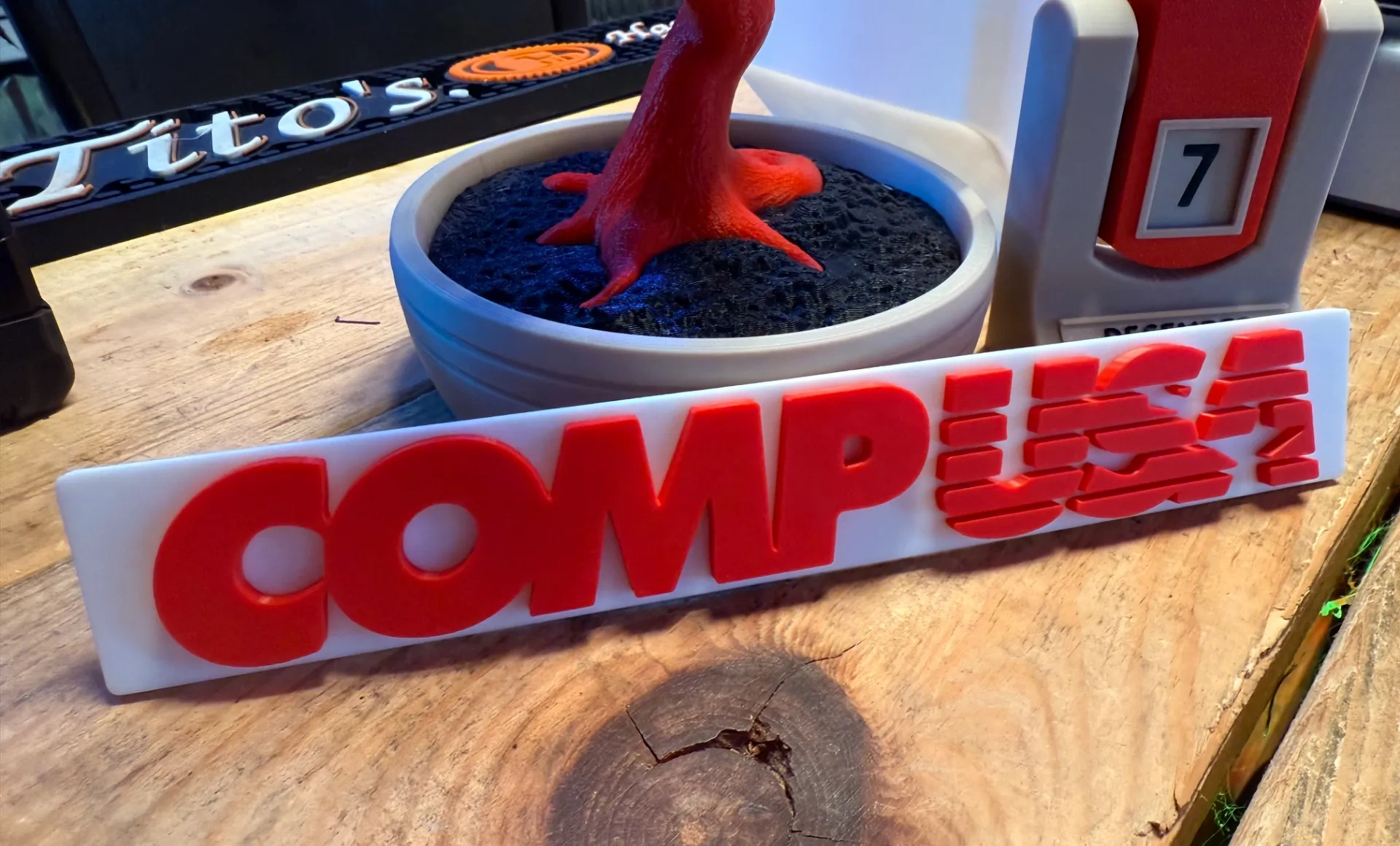 CompUSA标识墙面装饰 来自 Slingshot Designs - MakerWorld