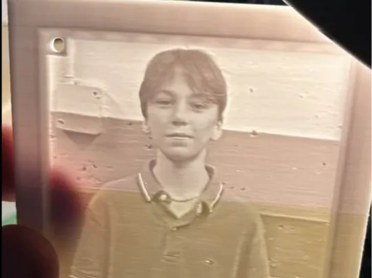 Guillaume Painchaud 透光浮雕 来自 TOSHIRTCOM - MakerWorld