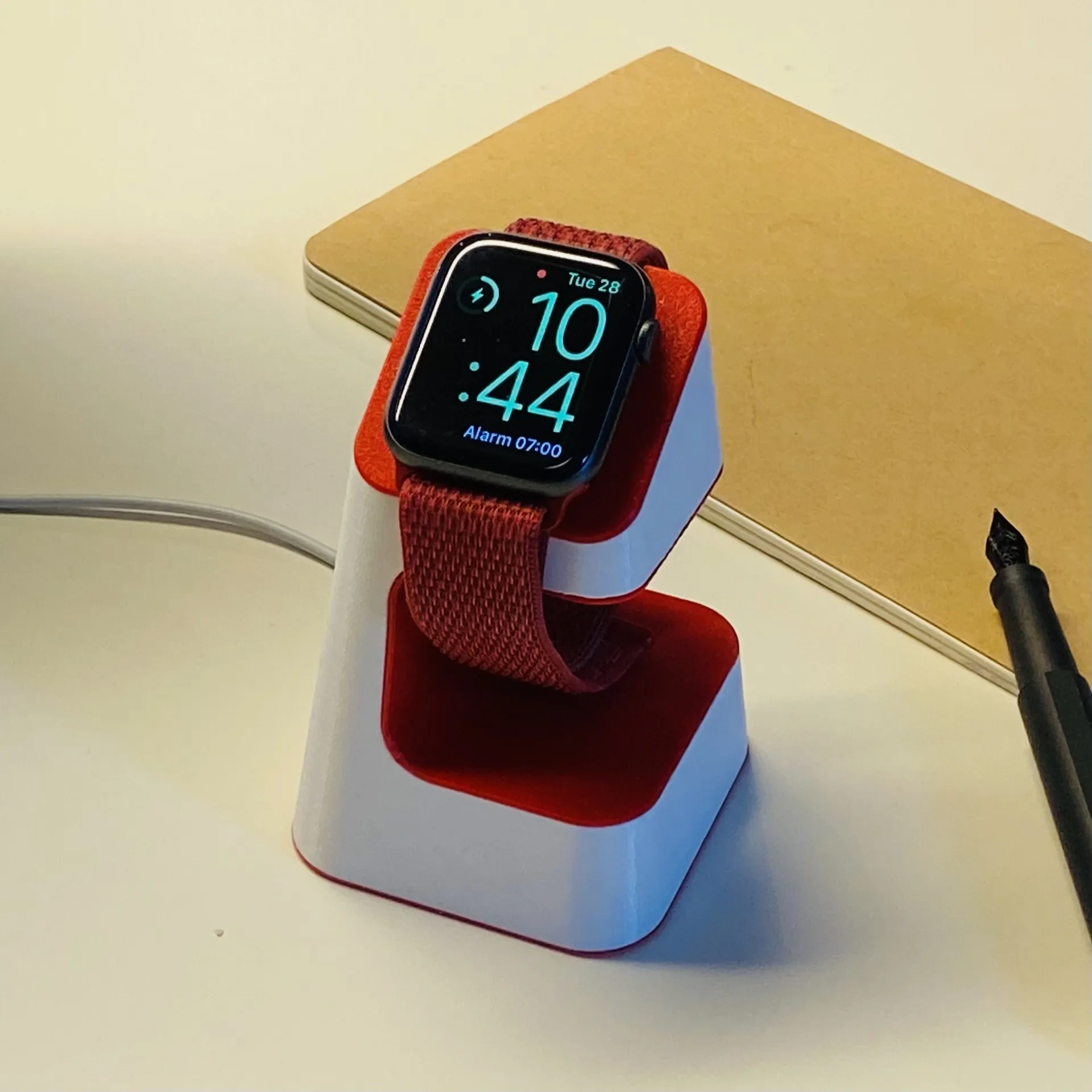 Apple Watch 支架 来自 argoroots - MakerWorld