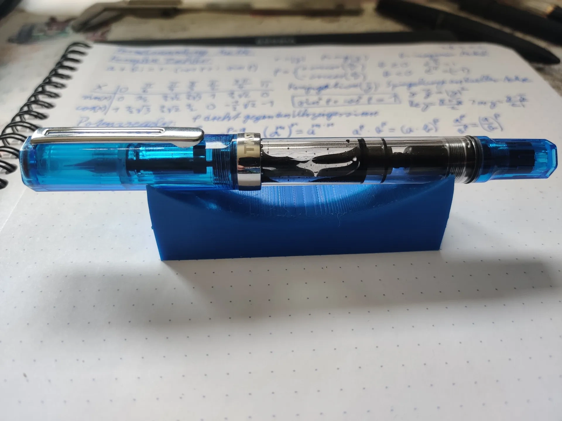 笔架 来自 Bene - MakerWorld