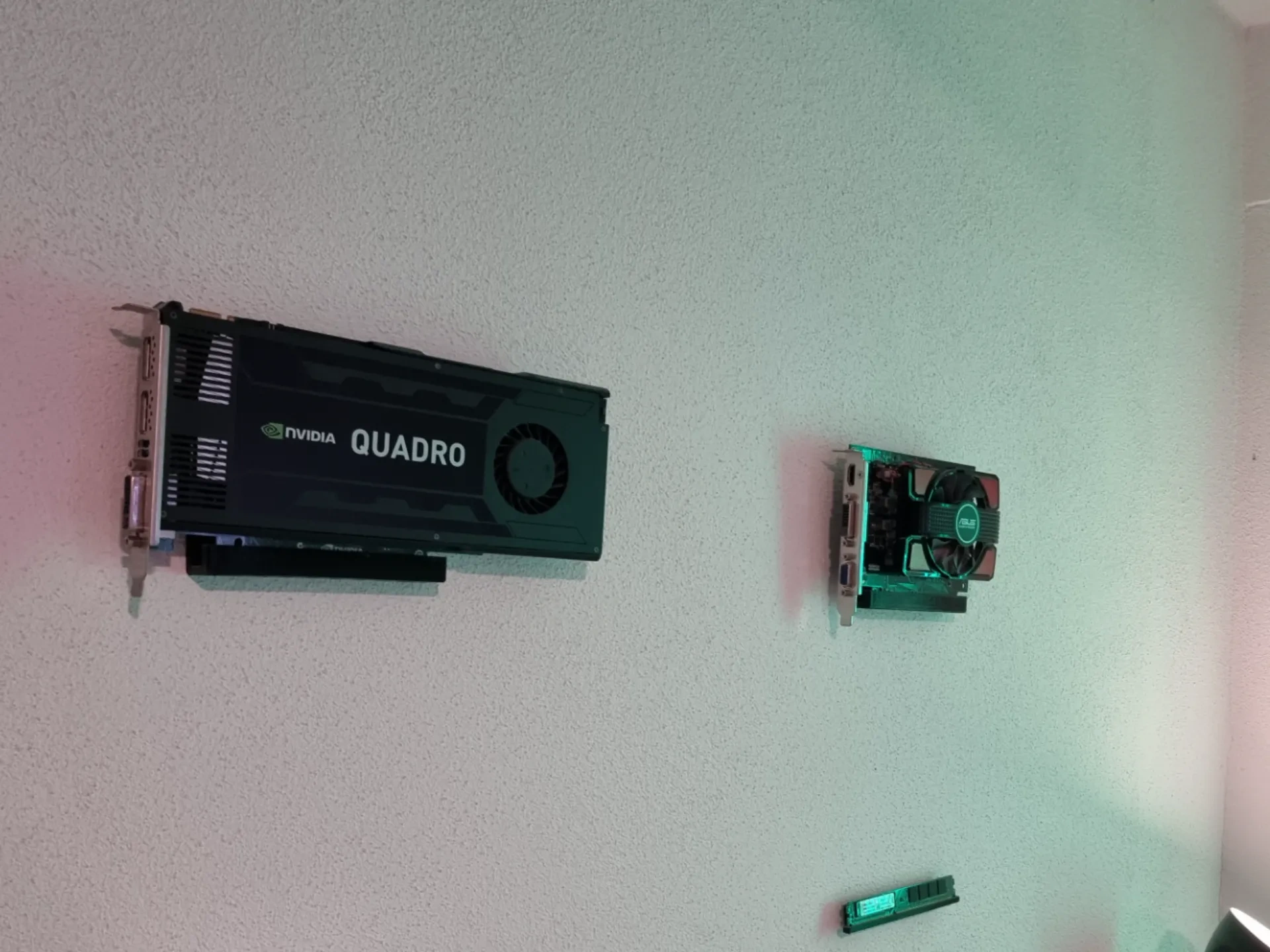 GPU壁挂架 来自 Phlebotomie - MakerWorld