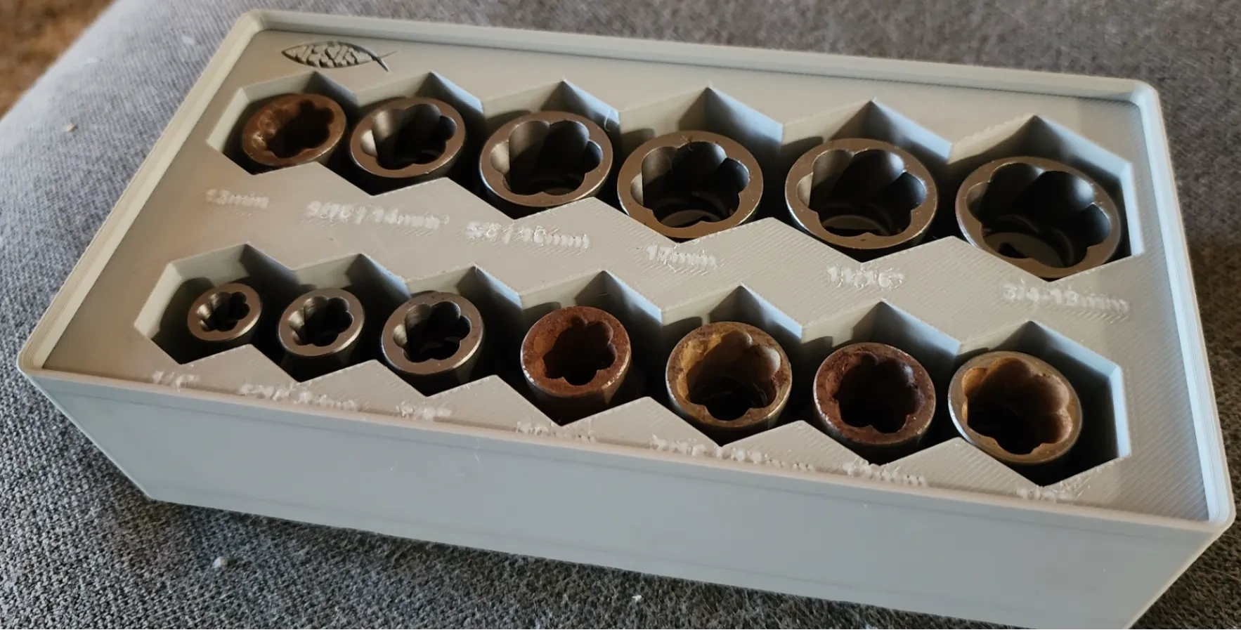 Gridfinity：THINKWORK螺栓提取器套装支架 来自 Dehydrate7 - MakerWorld