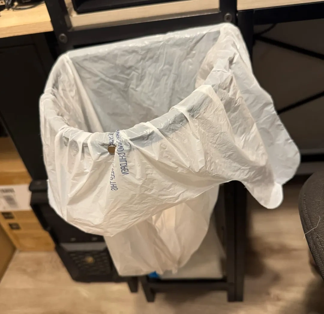 桌面垃圾袋架 来自 wickednerdythings - MakerWorld