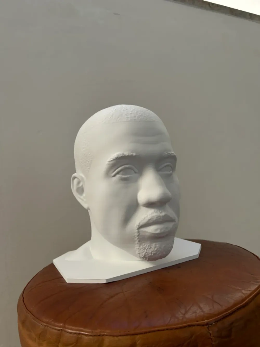 耳机支架 Kanye West说唱 来自 Gabrielite - MakerWorld