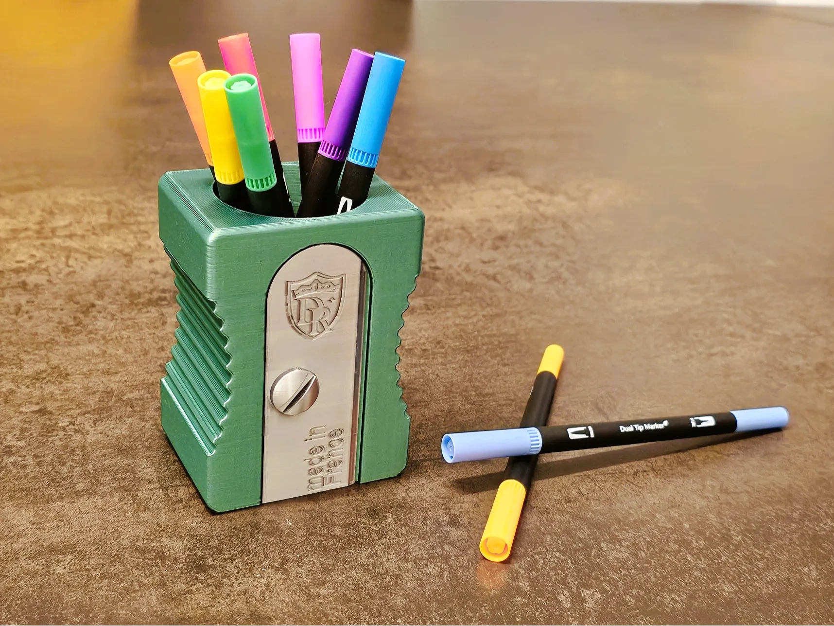 笔筒式卷笔刀 来自 dom_reloaded - MakerWorld