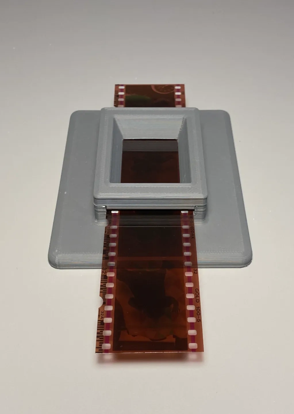 35mm胶片扫描装置 来自 user_834058963 - MakerWorld